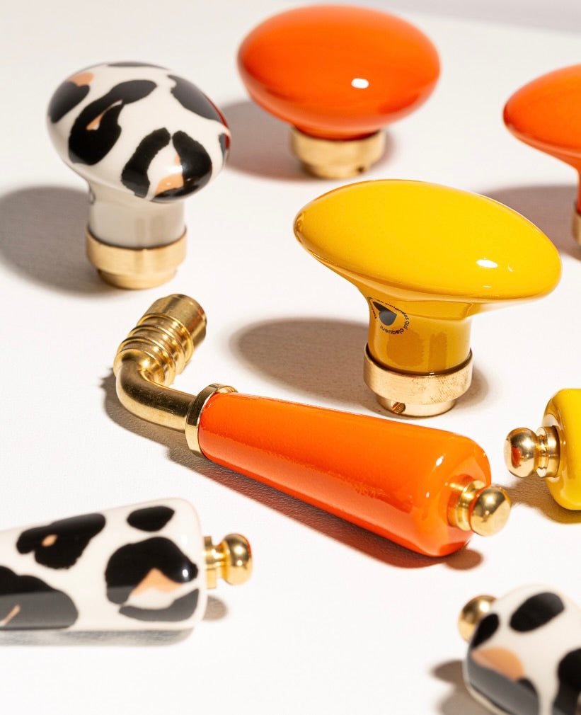 Poignée béquille en porcelaine Joy orange – hello jacques