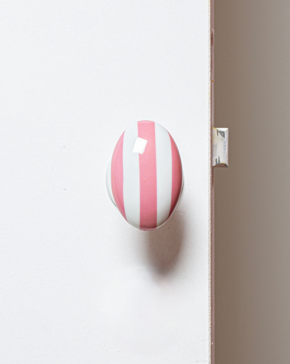 Bouton de porte en porcelaine rayé rose – hello jacques